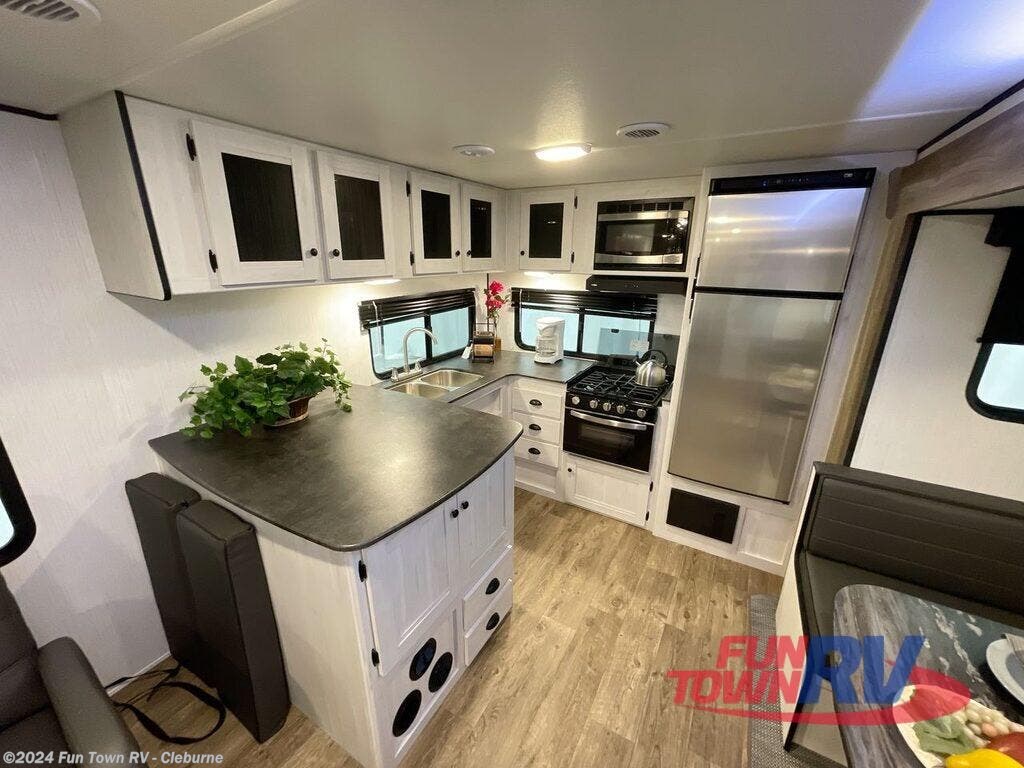 New 2022 & 2023 RVs on RVUSA With Huge Markdowns