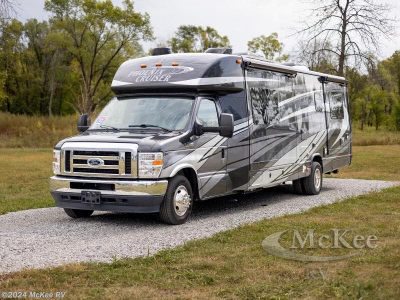 Top Couples Coaches: Class C Motorhomes for Two